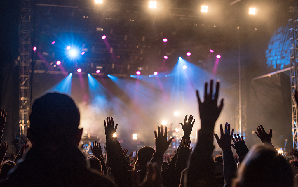 9 Ways the Modern Worship Service Is Changing - outreachmagazine.com